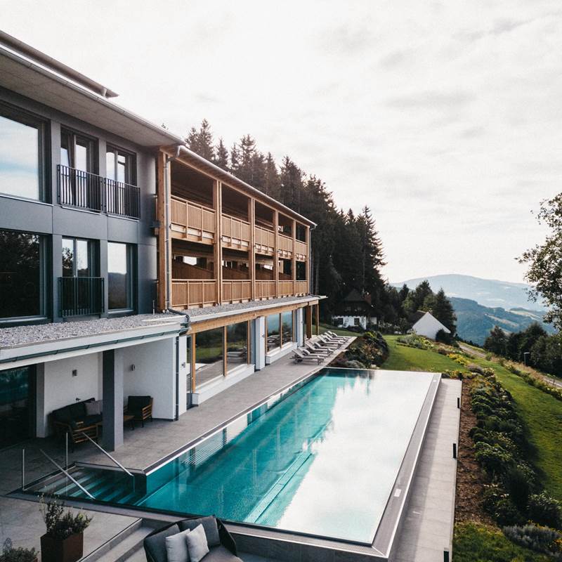 20-M-Outdoorpool | 4* Naturhotel Bauernhofer